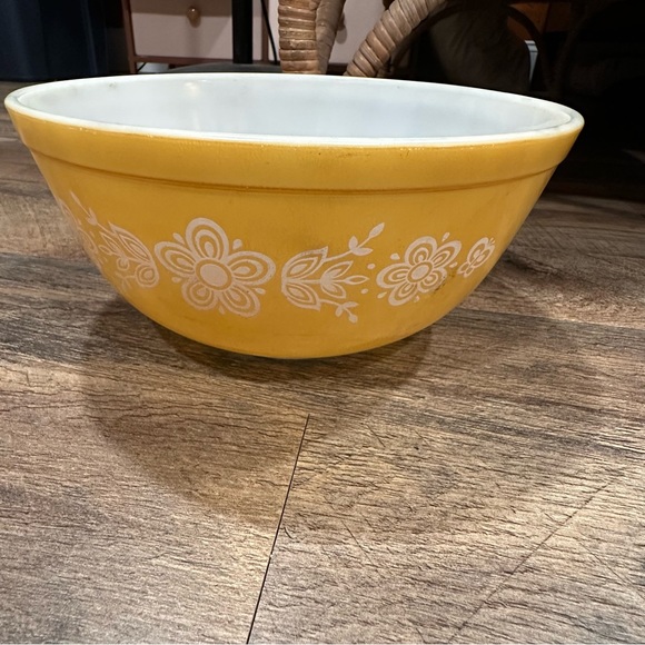 Pyrex | Dining | Vtg Gold Butterfly Pyrex Bowl | Poshmark